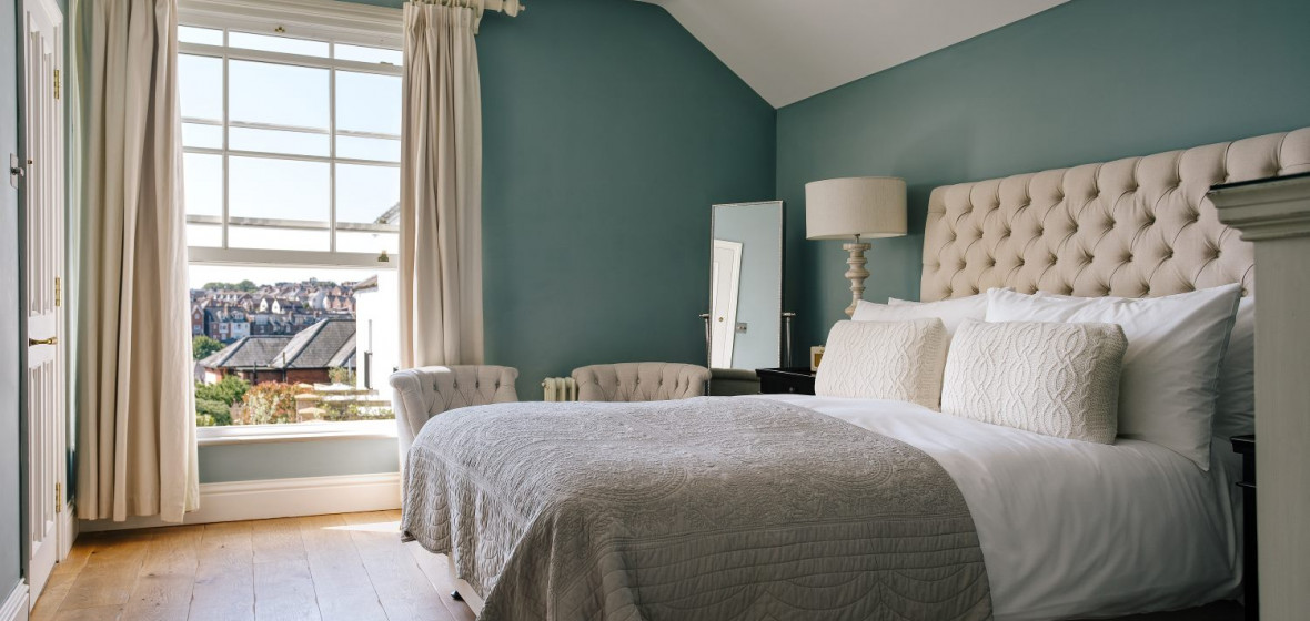 Foresters Hall, Cowes (Isle of Wight). Expert reviews and highlights ...