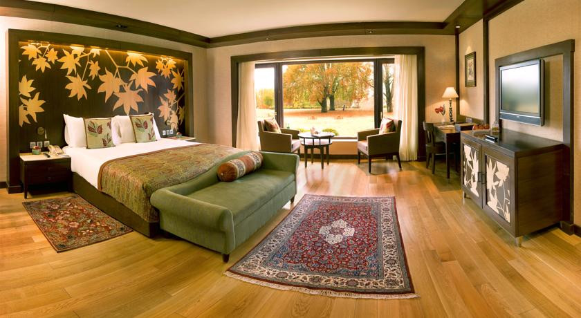 The Lalit Grand Palace, Srinagar Review | The Hotel Guru
