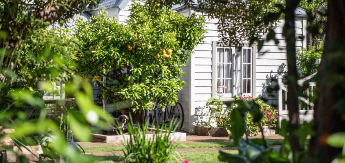 French Bay House, Akaroa, New Zealand. Expert reviews and highlights ...