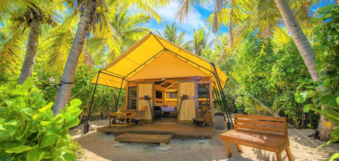 Barefoot Manta Island Resort, Fiji (Drawaqa Island). Expert reviews and ...