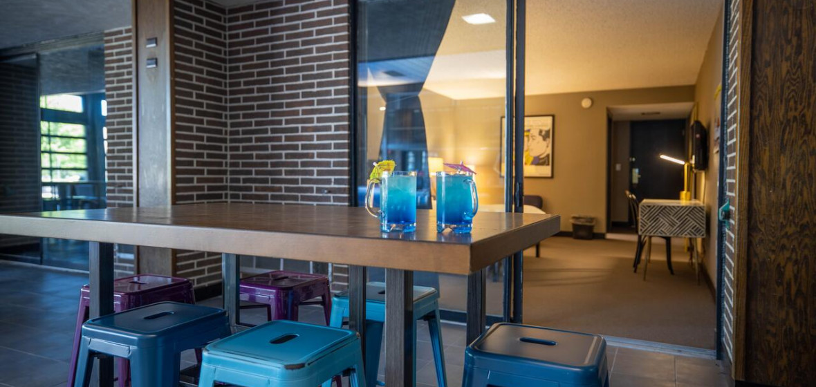 The Highlander Hotel, Iowa City Review | The Hotel Guru