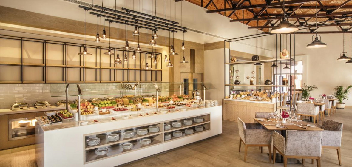 Hatta Fort Hotel, Dubai Review | The Hotel Guru