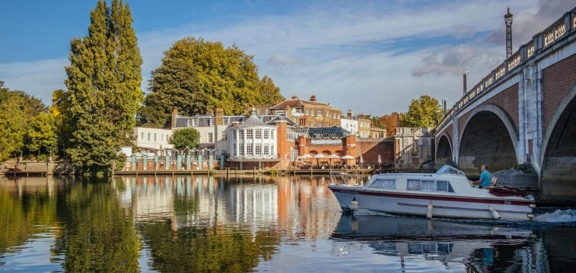 The Mitre Hotel, London (Hampton Court). Expert reviews and highlights ...