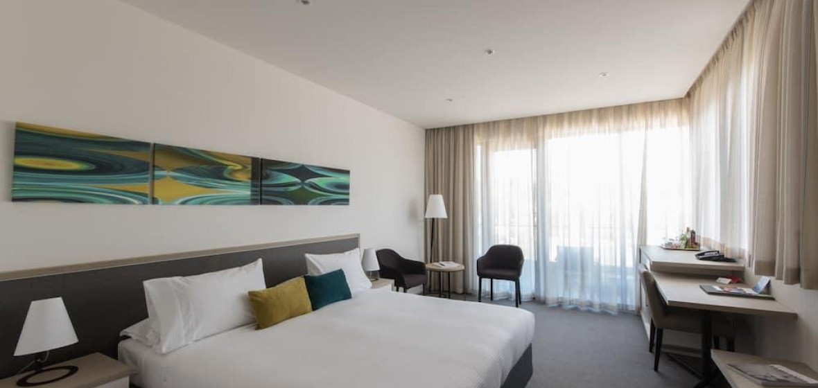 Flinders Hotel, Victoria, Australia. Expert reviews and highlights ...