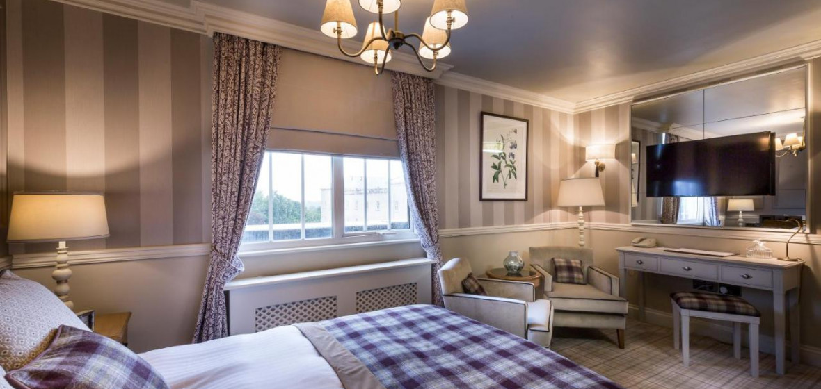 Down Hall, Essex. Expert reviews and highlights | The Hotel Guru
