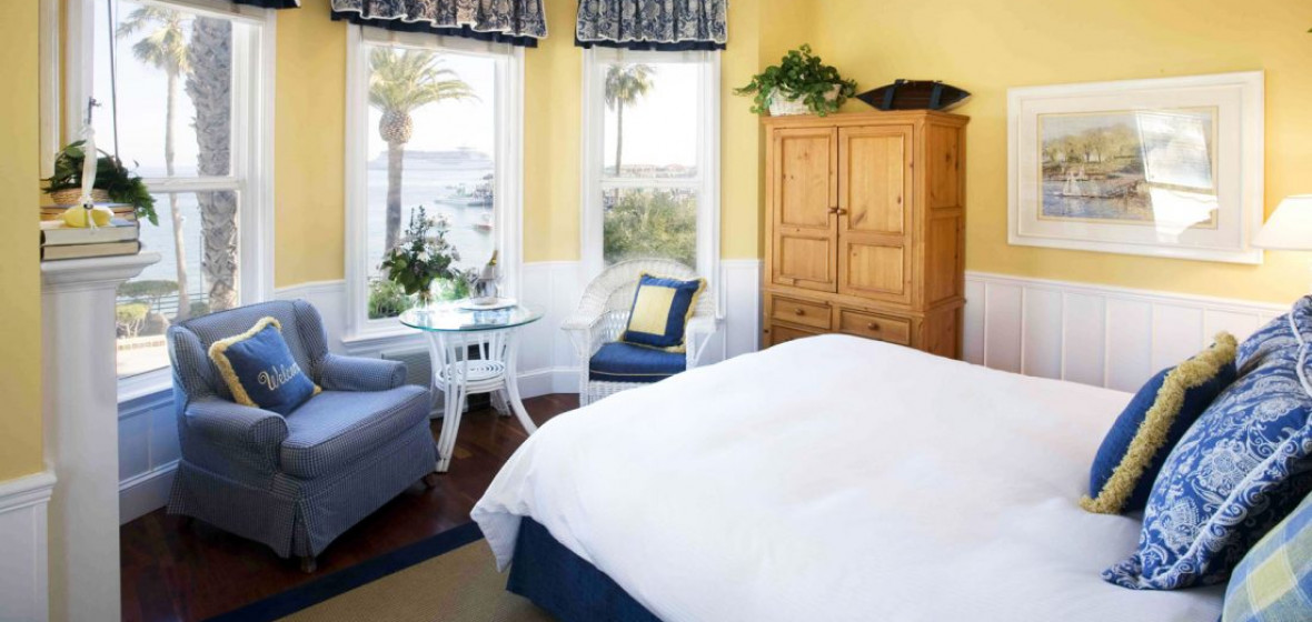 Snug Harbor Inn, Catalina Island Review | The Hotel Guru