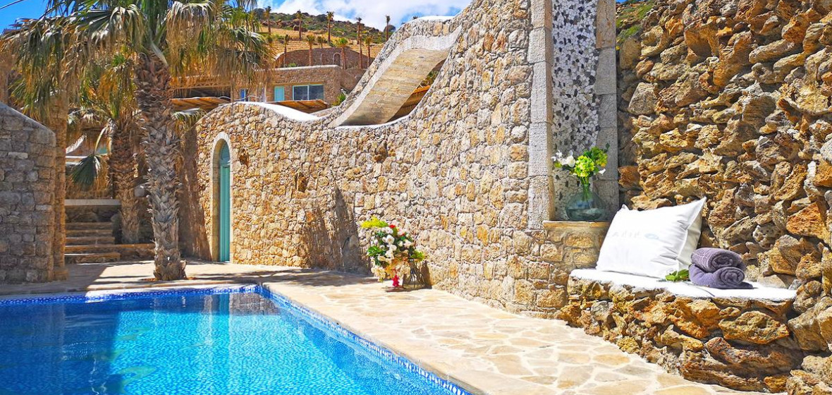 Calilo, Ios | Review | The Hotel Guru