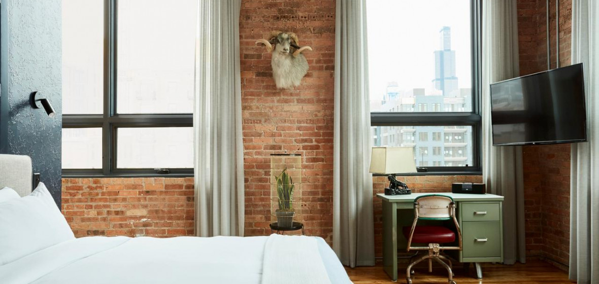 The Publishing House, Chicago Review | The Hotel Guru