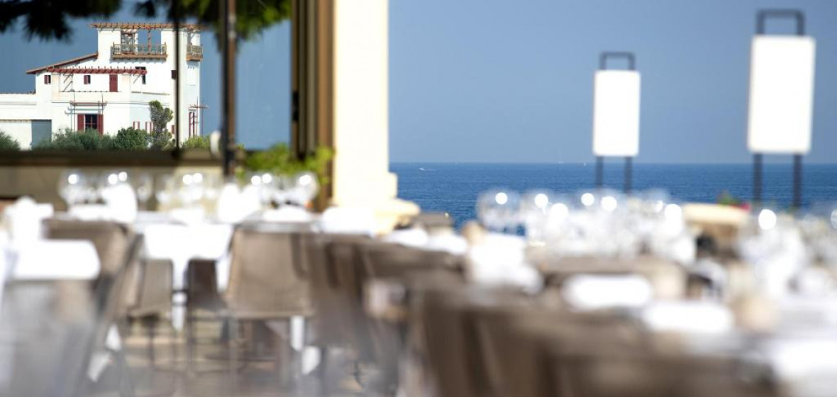 Hotel Royal Riviera, Côte d'Azur, France. Expert reviews and highlights ...