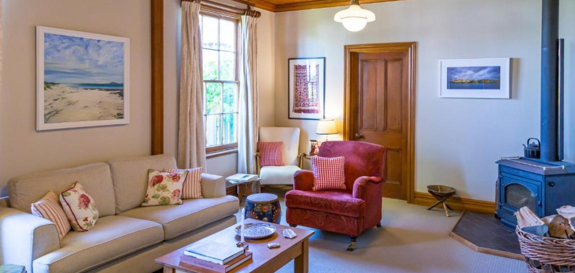 French Bay House, Akaroa, New Zealand. Expert reviews and highlights ...