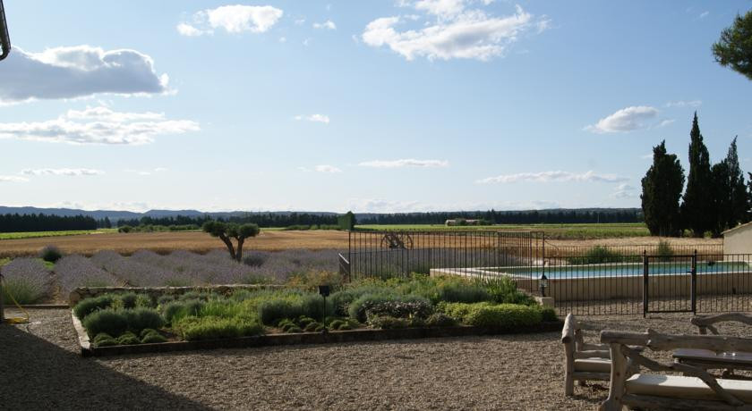 Entre Vigne et Garrigue, Provence, France | The Hotel Guru