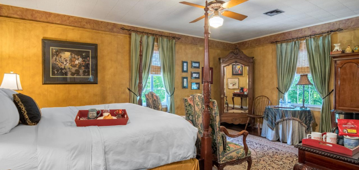 The Stockade, Baton Rouge Review | The Hotel Guru