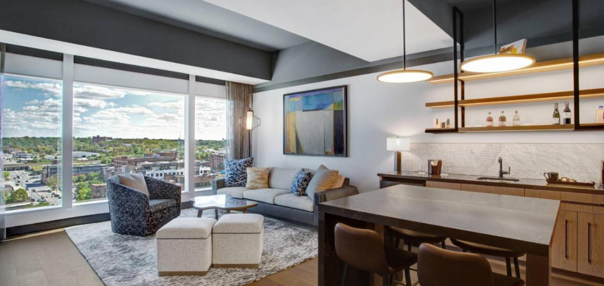 The Farnam, Omaha (Nebraska), United States of America. Expert reviews ...