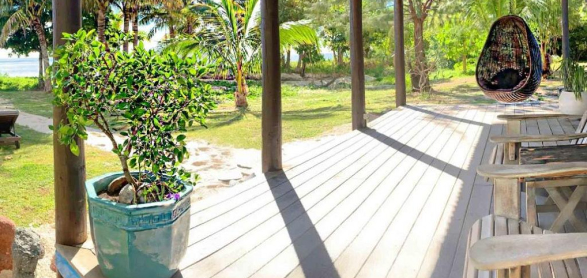 Oarsman's Bay Lodge, Fiji (Nacula Island). Expert reviews and ...