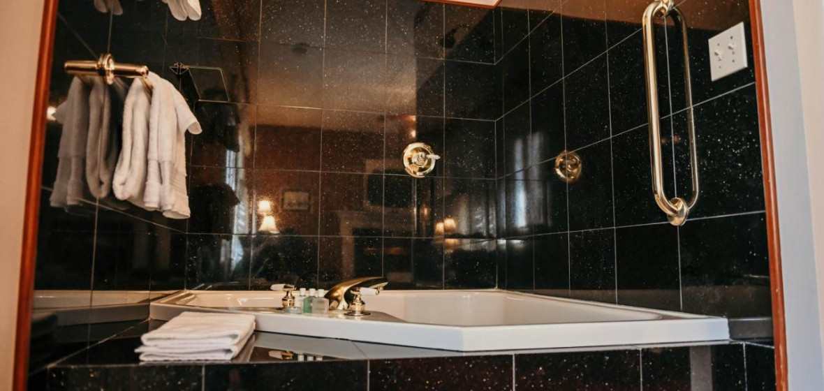 China Clipper Inn, Colorado Review | The Hotel Guru