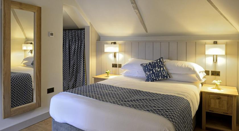 Eversfield Organic at The Ring of Bells Inn, Devon Review | The Hotel Guru