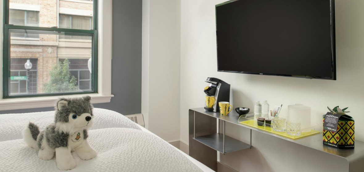 Staypineapple Boston, Boston Review | The Hotel Guru