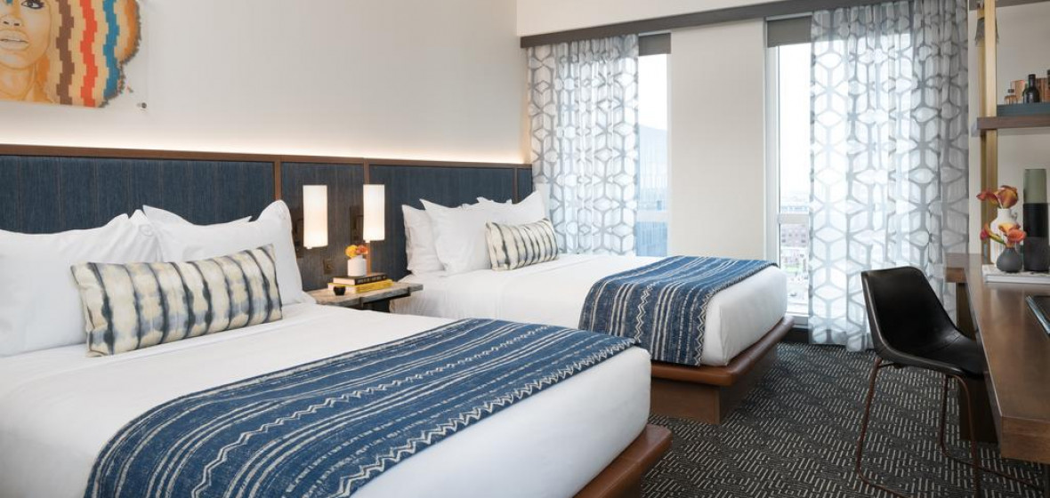 The Troubadour, New Orleans Review | The Hotel Guru
