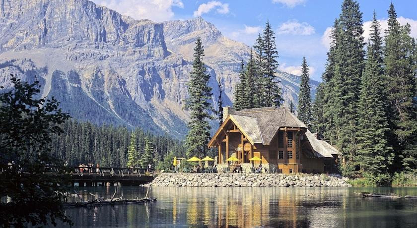 Emerald Lake Lodge, Field Review | The Hotel Guru