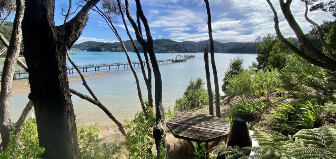 Parohe Island Retreat, Kawau Island (Moores Bay), New Zealand. Expert ...