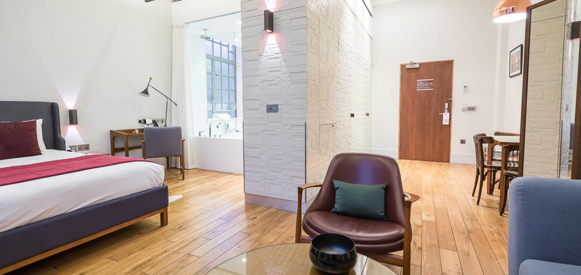 Town Hall , London Review | The Hotel Guru