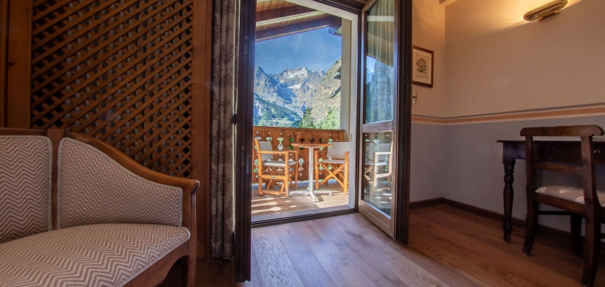 Gran Baita Hotel, Courmayeur (The Aosta Valley), Italy. Expert reviews ...