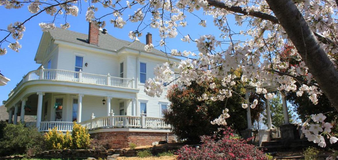 Spring Street Inn, Hot Springs Review | The Hotel Guru