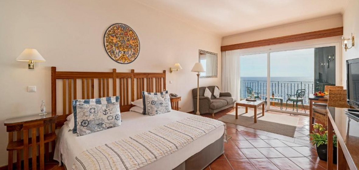 Albatroz Beach and Yacht Club, Madeira, Portugal. Expert reviews and ...