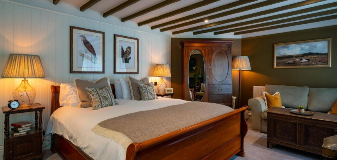 High Corner Inn, Hampshire (Ringwood). Expert reviews and highlights ...
