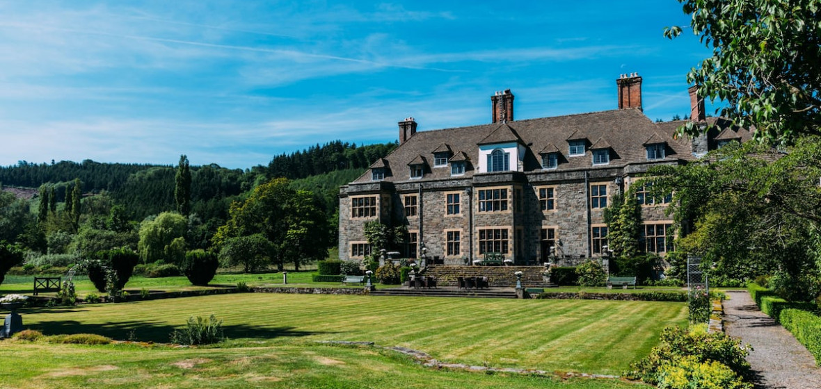 Llangoed Hall, Brecon Review | The Hotel Guru