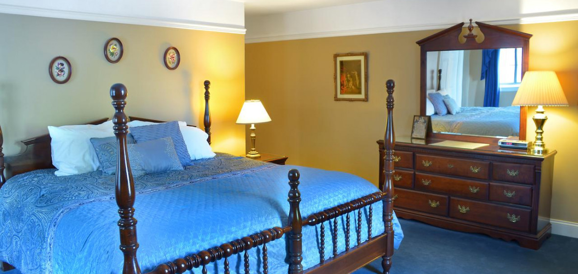 Red Coach Inn, Niagara Falls, NY Review | The Hotel Guru