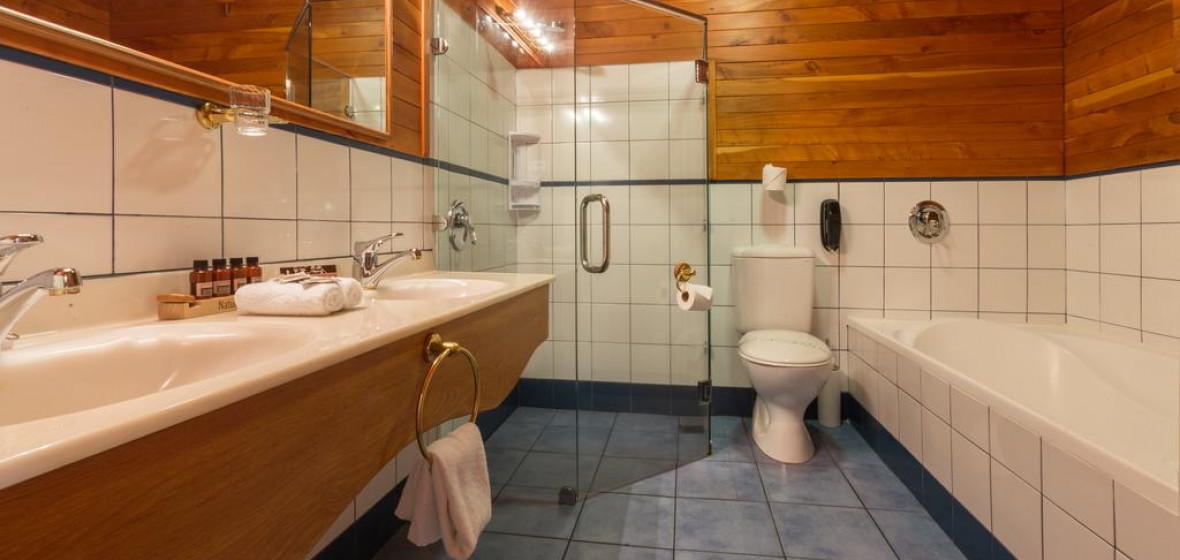 Powderhorn Chateau, North Island Review | The Hotel Guru