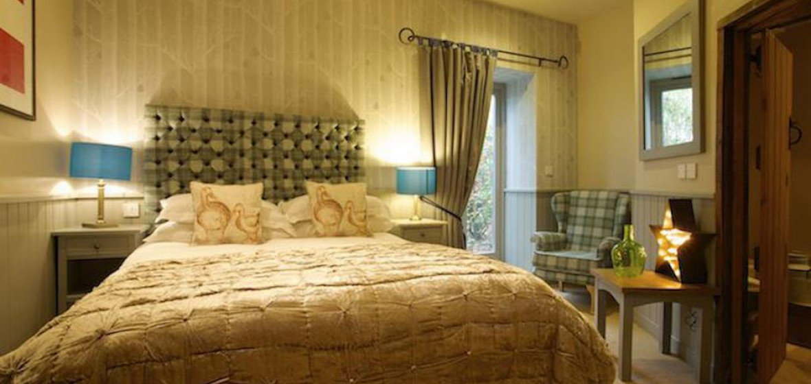 The Pear Tree Inn, Wiltshire Review | The Hotel Guru