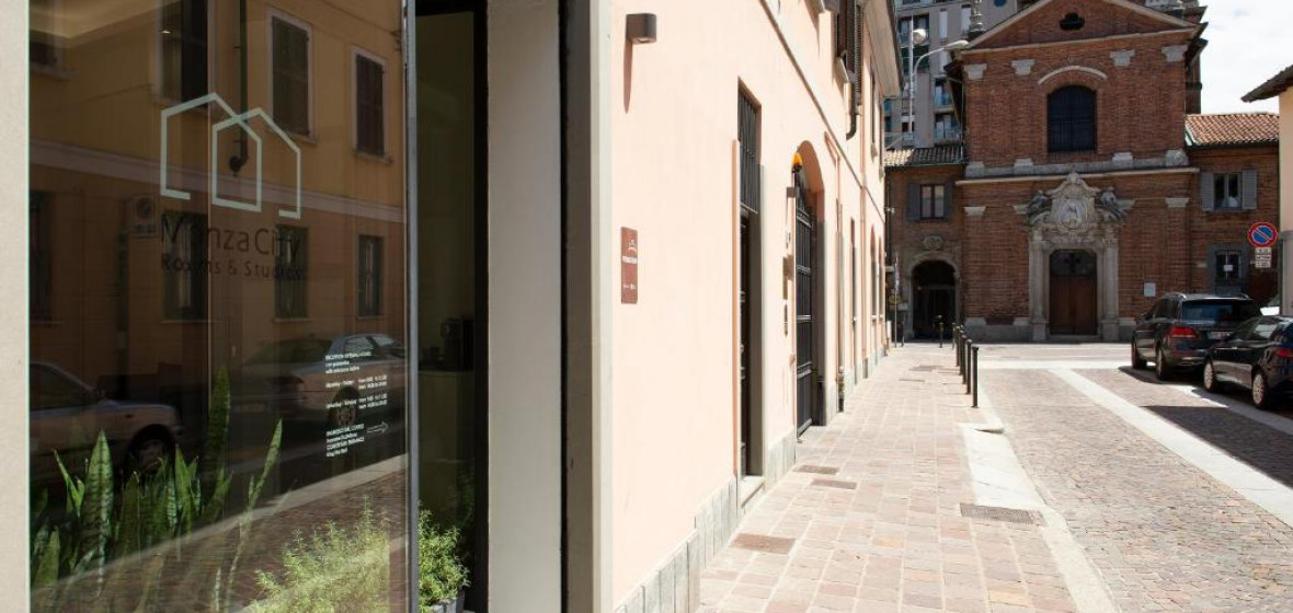 Monza City Rooms & Studios, Monza (Lombardy), Italy. Expert reviews and ...