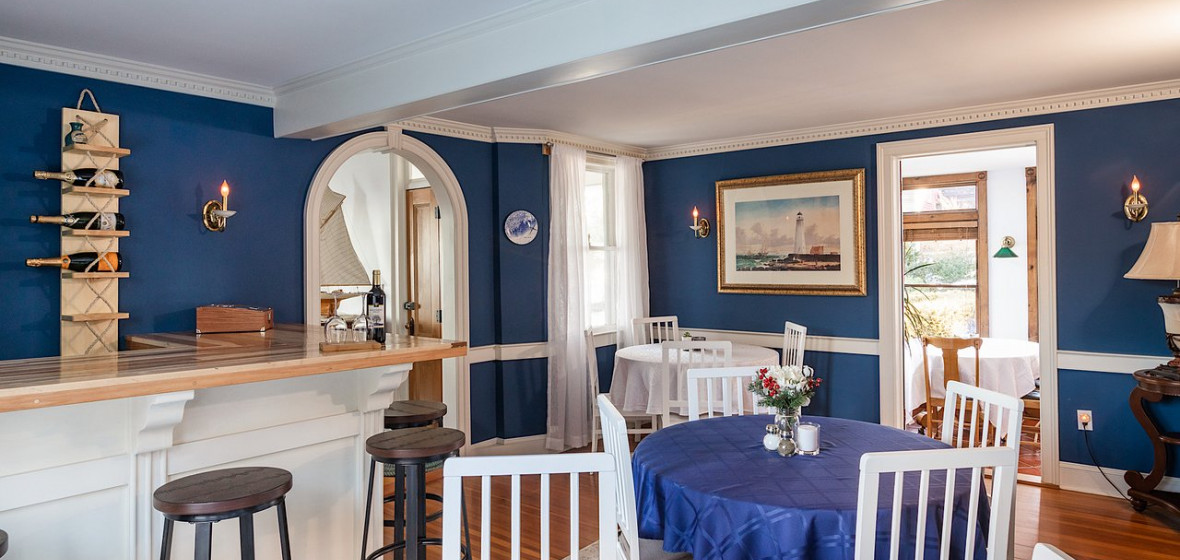 Spouter Inn, Maine Review | The Hotel Guru