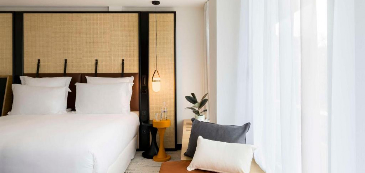 FirstName Bordeaux, Bordeaux, France. Expert reviews and highlights ...