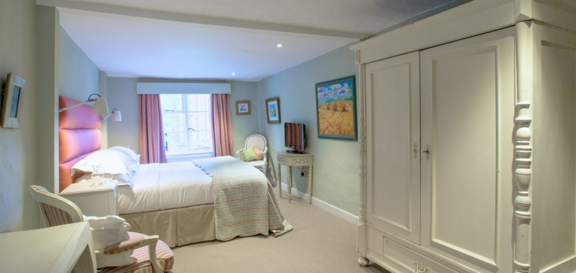 The Sun Inn, Dedham, Dedham Review | The Hotel Guru