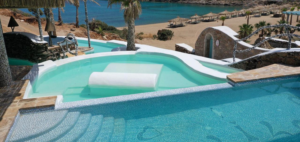 Calilo, Ios | Review | The Hotel Guru