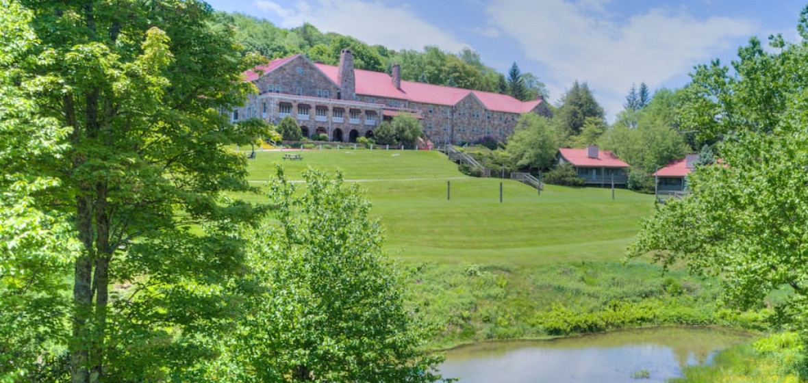 Mountain Lake Lodge Pembroke, Virginia. Review | The Hotel Guru