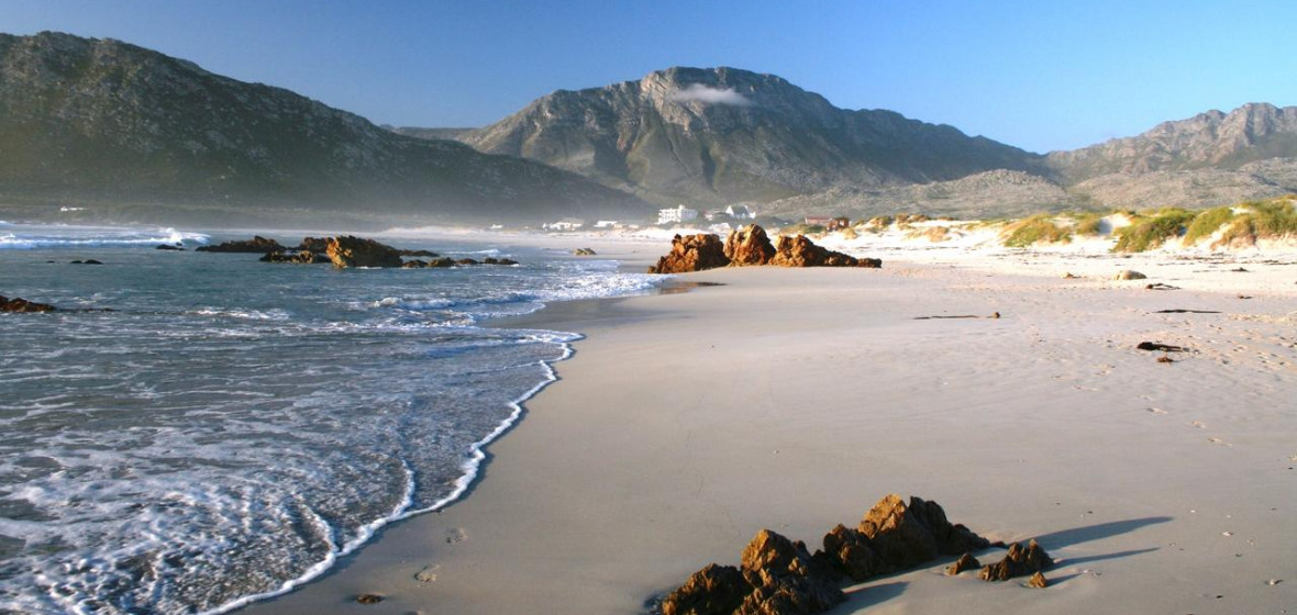 Moonstruck on Pringle Bay, Pringle Bay Review | The Hotel Guru