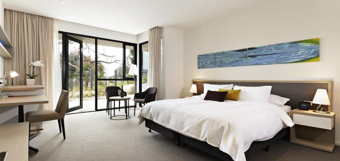 Flinders Hotel, Victoria, Australia. Expert reviews and highlights ...