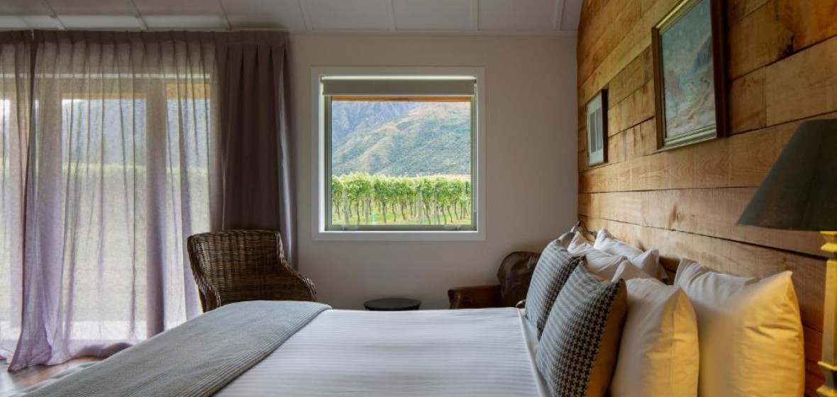 Kinross Vineyard Cottages, Queenstown (R.D 1), New Zealand. Expert ...