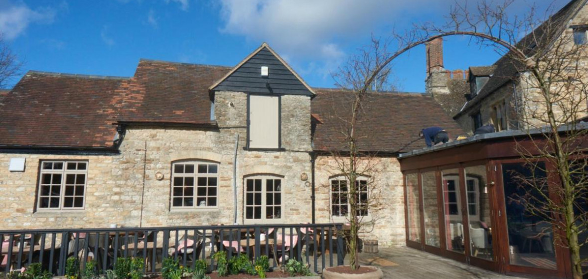The Bear and Ragged Staff, Oxfordshire Review | The Hotel Guru