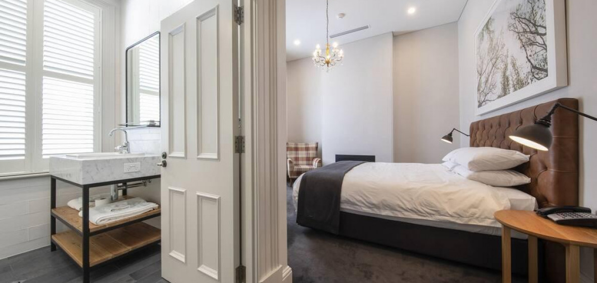 The Crafers Hotel, South Australia, Australia. Expert reviews and ...