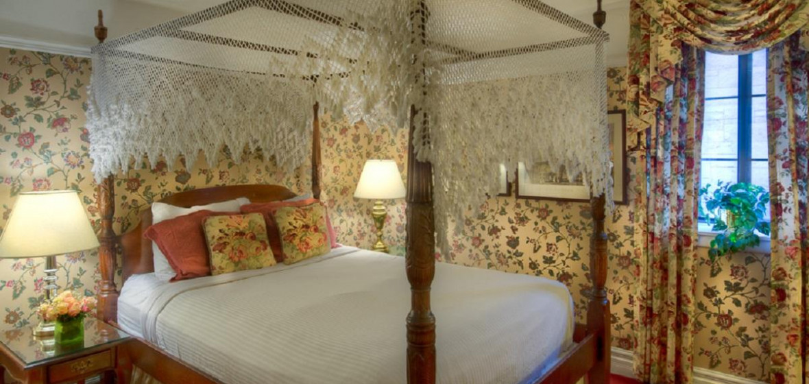 Red Coach Inn, Niagara Falls, NY Review | The Hotel Guru