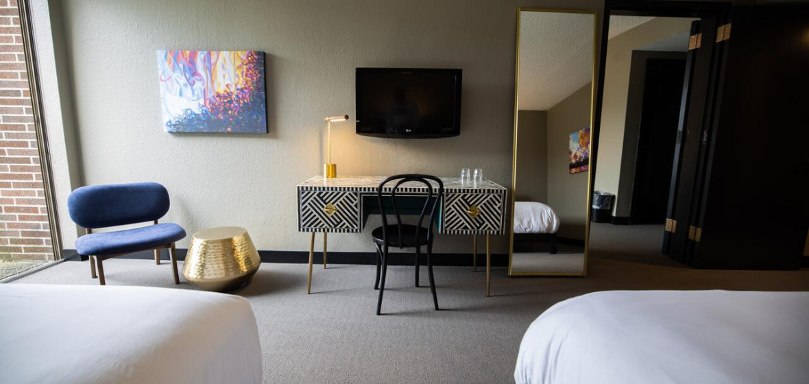 The Highlander Hotel, Iowa City Review | The Hotel Guru