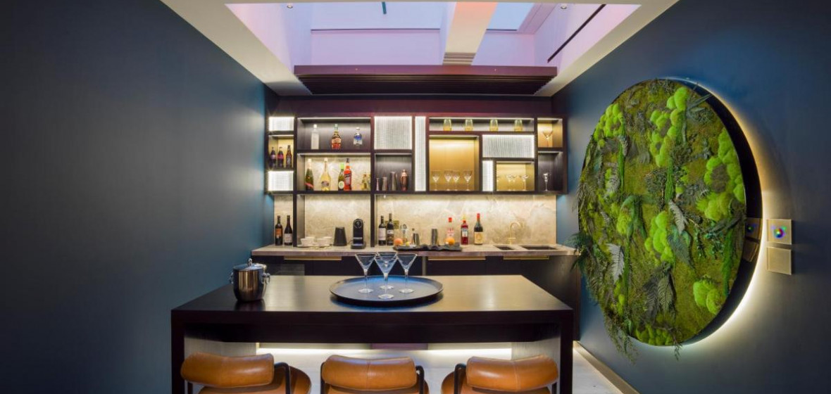 Middle Eight, London (Covent Garden). Expert reviews and highlights ...