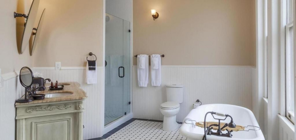 Patterson Inn, Denver Review | The Hotel Guru