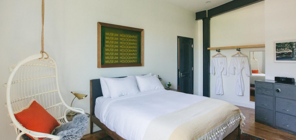 The Publishing House, Chicago Review | The Hotel Guru