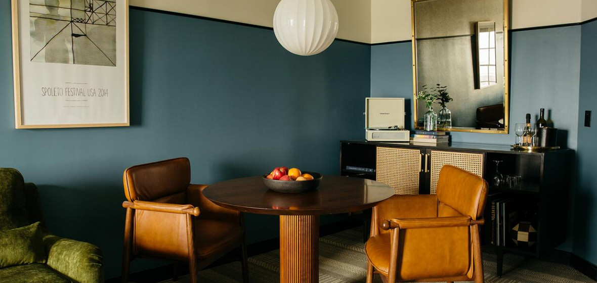 Emeline, Charleston Review | The Hotel Guru